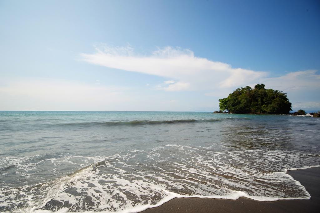 Nuquí, lánzate a esta aventura en el mar pacífico colombiano